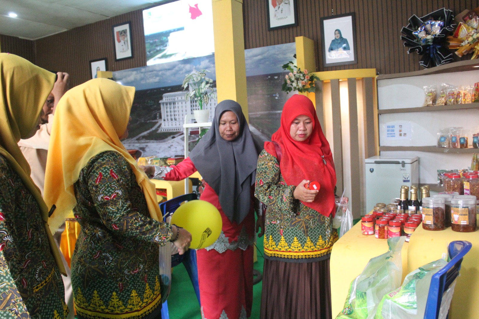 Ini Produk yang Paling Banyak Diburu Pengunjung di Stand Bazar MTQ ...